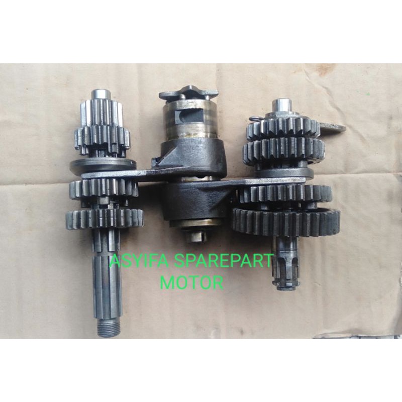 Jual gear tranmisi gear rasio gigi rasio ASSY Honda Astrea prima Astrea ...
