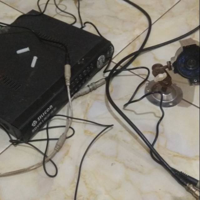 Jual Paket CCTV 2 Kamera DVR 4 Channel Bekas Siap Pakai | Shopee Indonesia