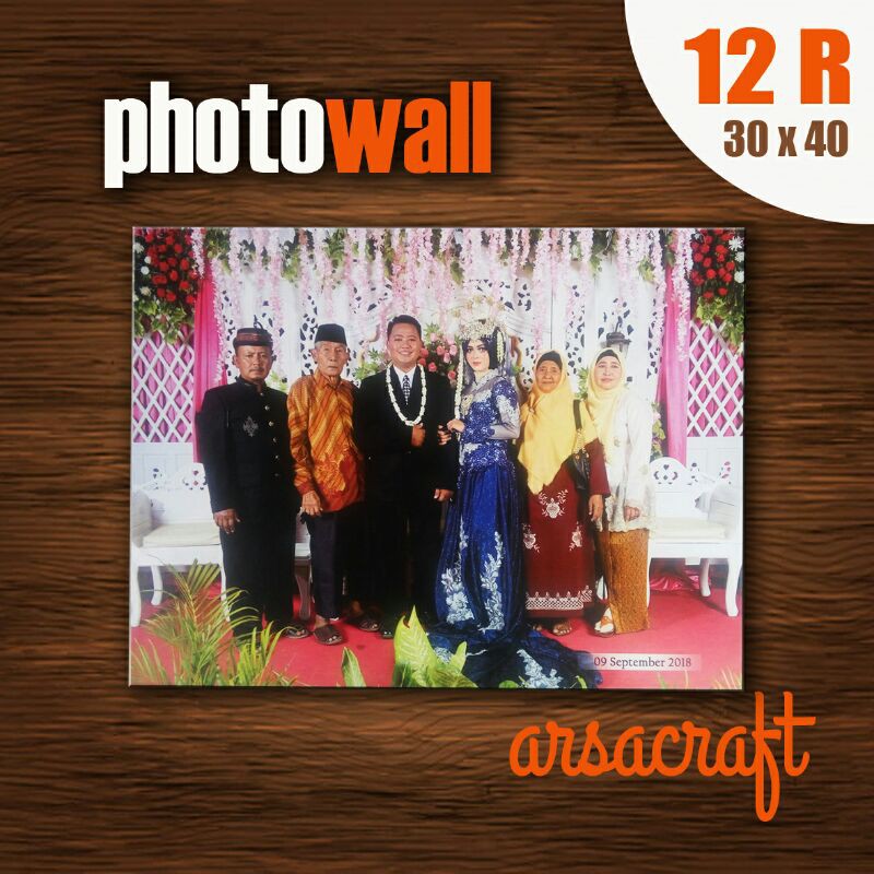 Jual Cetak Foto dan Bingkai BESAR 12R / photowall 30x40cm//bingkaikayu ...