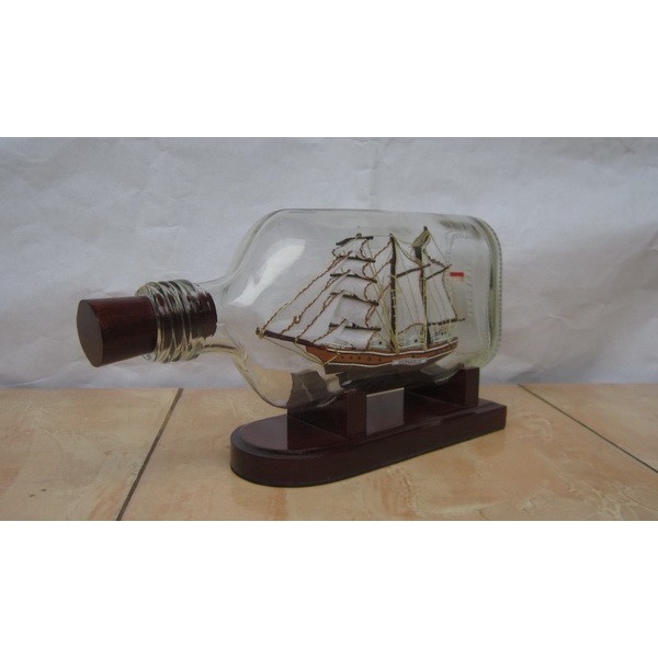 Jual MIniatur Kapal KRI Dewaruci dalam Botol Mansion | Kado Souvenir ...