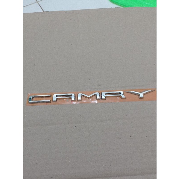 Jual emblem camry logo belakang toyota camry original | Shopee Indonesia