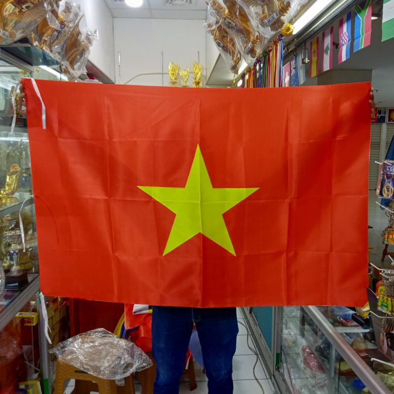 Jual bendera negara Vietnam ukuran 90x135 berkualitas | Shopee Indonesia
