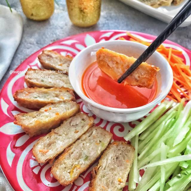 Jual Ngohiong Siap Makan isi babi dan udang isi 5pcs | Shopee Indonesia