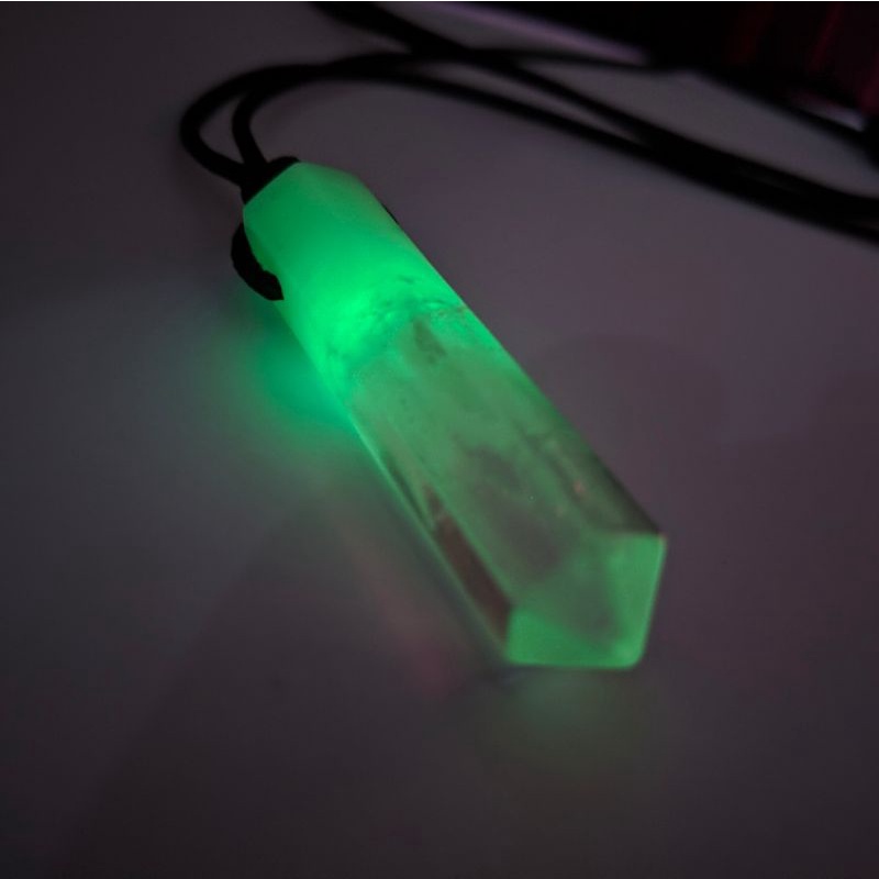 Jual Hexagonal necklace glow in the dark-2 / Kalung Heksagonal menyala ...