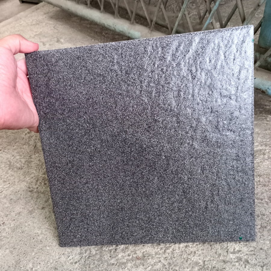Jual Keramik 30x30 GRANITO- hitam/Garasi / balkon/ teras | Shopee Indonesia