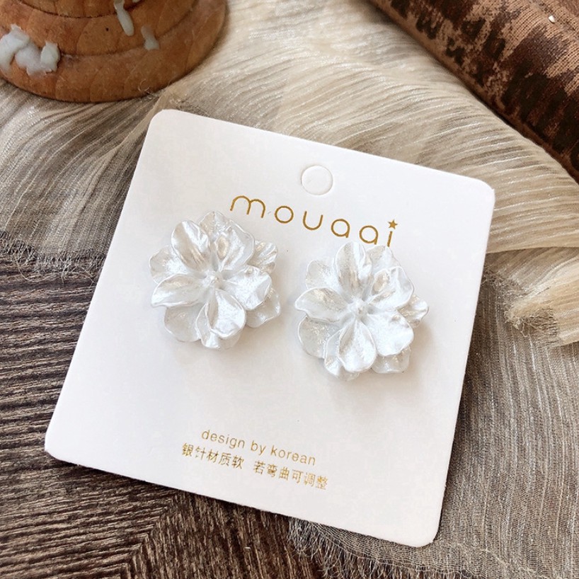 Jual Anting Wanita Korea Elegan Bunga Putih Ungu/ Korean Elegant White ...