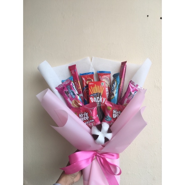 Jual Buket snack/Snack Bucket/Kado Wisuda/Kado Ultah/Custom Snack Buket ...