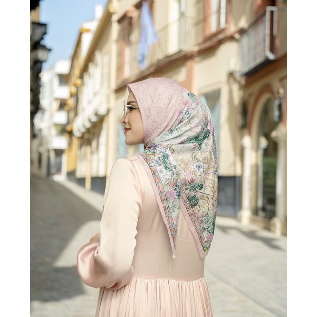 Jual Buttonscarves Autograph series / Sevilla Series / El Mar Minorca ...