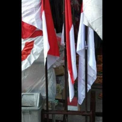 Jual $$] tempat tiang atau kayu bendera Indonesia merah putih 3 lubang ...