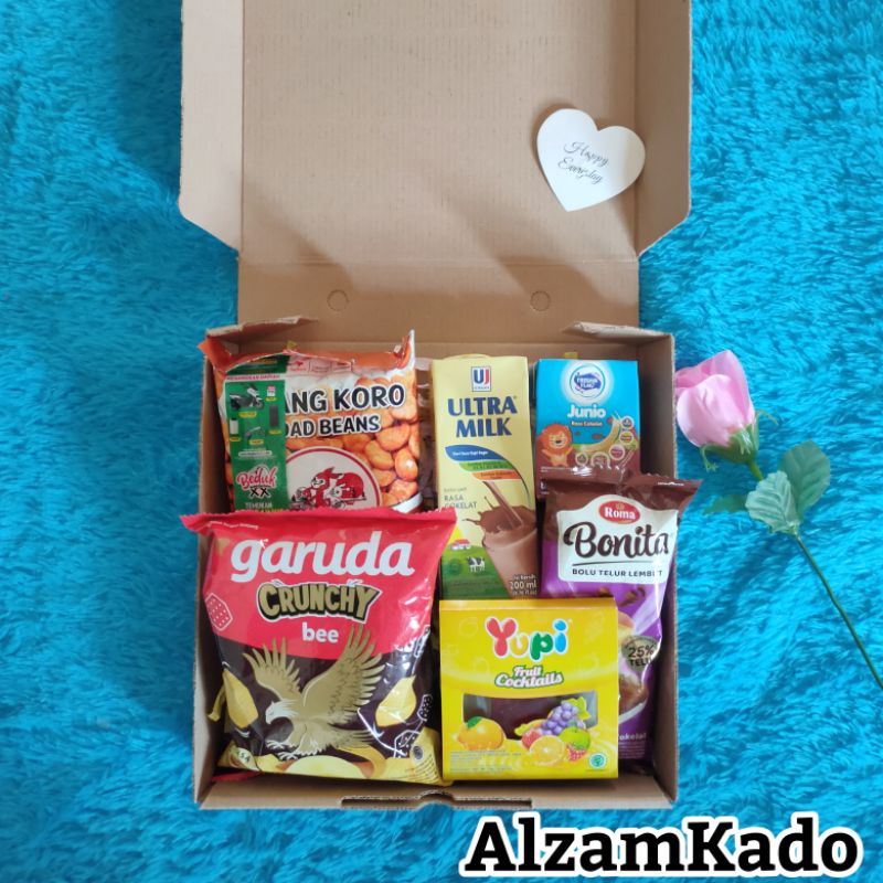 Jual Hampers Snack Box Ulang Tahun / Hampers Jajan / Anniversary / Paket Kado Coklat / Hampers ...