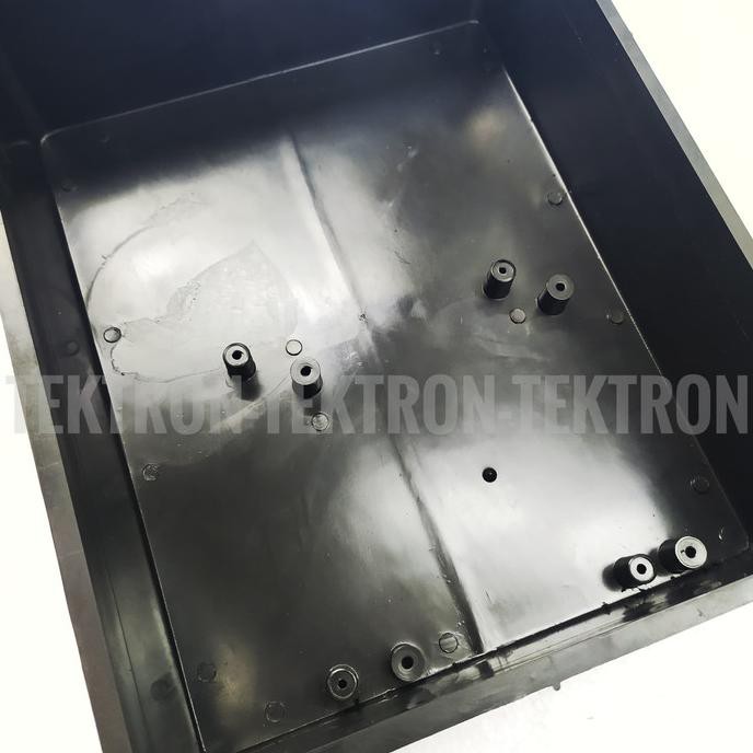 Jual Box Plastik 27cm x 22 cm x 9cm Universal Kotak Serba Guna Panel ...