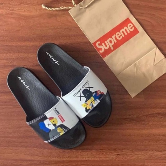 Jual TERMURAH!! “SANDALS SLIDES HYPEBEAST” Kaws x Supreme | Shopee ...