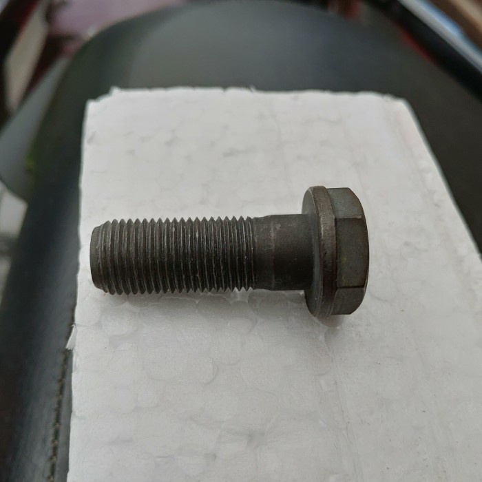 Jual Baut Flywheel / Baut Roda Gila Isuzu Panther dan Traga Orisinil ...