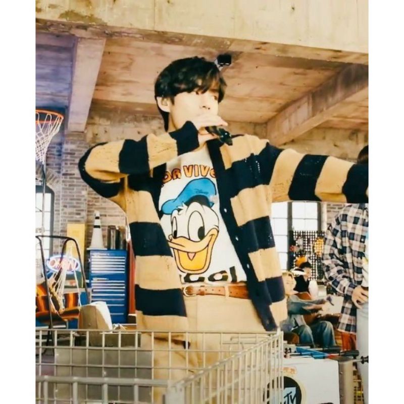 Jual 0[ FREE PHOTOCARD BTS ] CARDIGAN V BTS - CARDIGAN KOREA TAEHYUNG ...