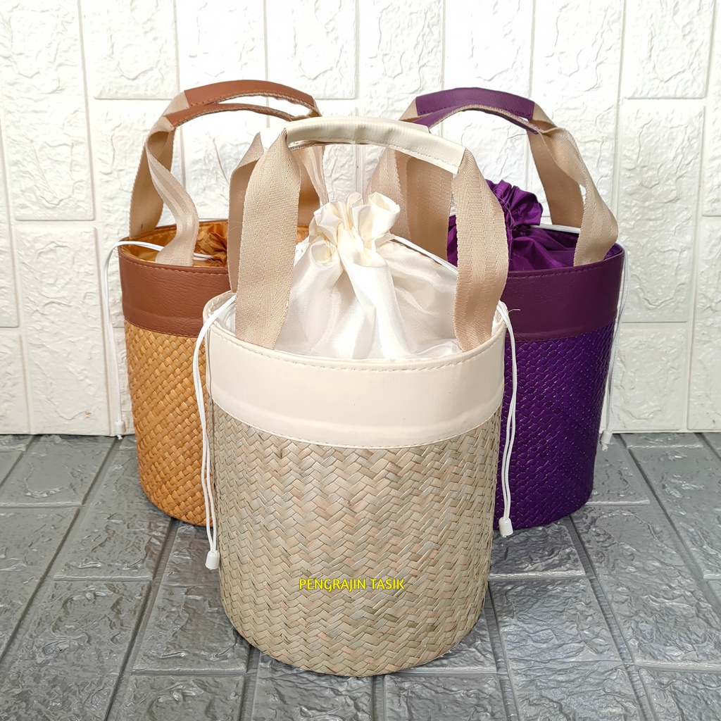 Jual Tas Parcel List Kulit Sintetis Keranjang Hampers Anyaman Pandan ...