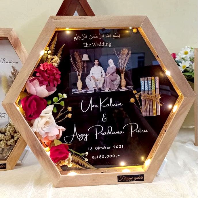 Jual UMID28 - MAHAR PERNIKAHAN BINGKAI HEXAGONAL BUNGA ARTIFICIAL PREMIUM by Ferame Galeri ...