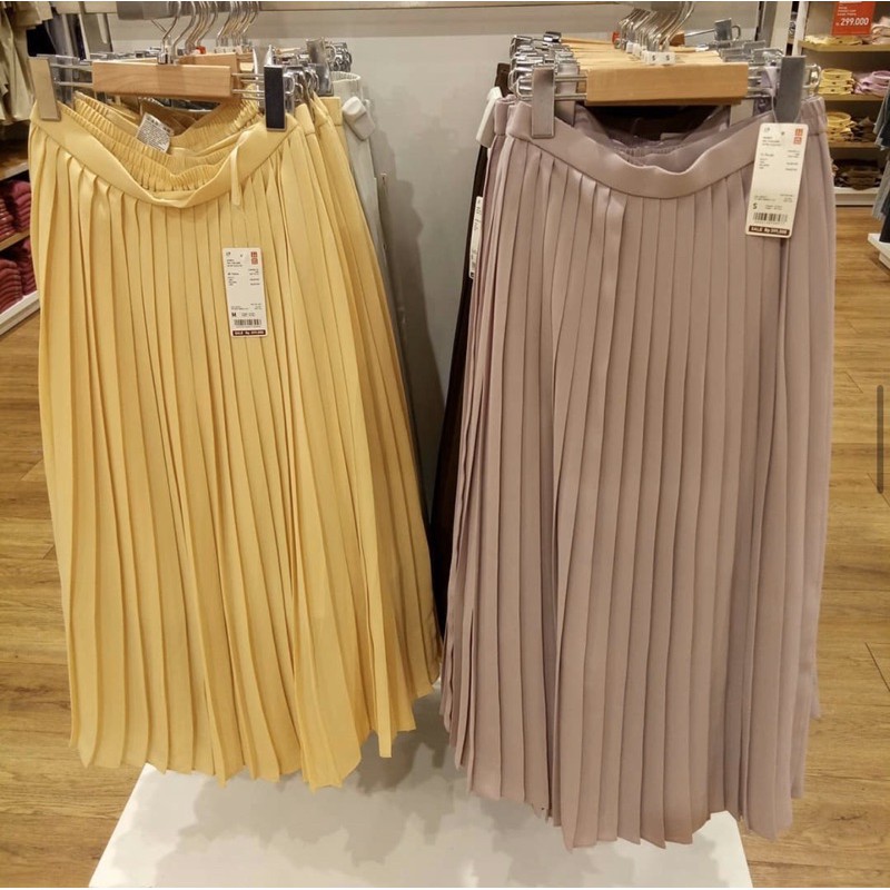Jual Rok Panjang Plisket Uniqlo (booked) | Shopee Indonesia
