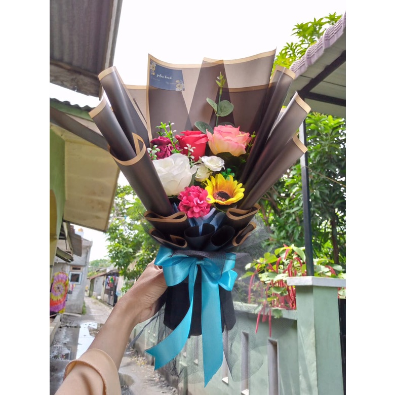 Jual Buket Bunga Mawar, Matahari & Peony. Buket Wisuda | Buket Ulang Tahun | Shopee Indonesia