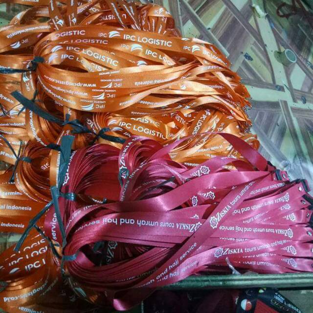 Jual Tali name tag 2cm plus sablon | Shopee Indonesia