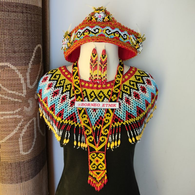 Jual satu set topi mahkota dan kalung dan anting dan rompi dada ...