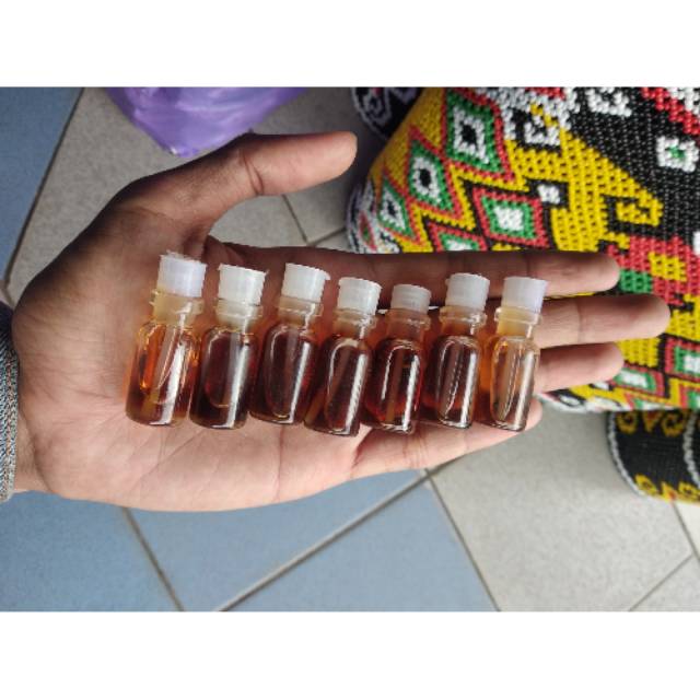 Jual Minyak gaharu minyak wangi kayu gaharu parfum gaharu isi 2 ml ...