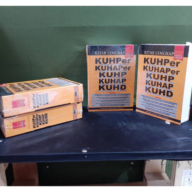 Jual BUKU KITAB LENGKAP KUHPER KUHAPER KUHP KUHAP KUDH REFERENSI PENTING PRAKTISI HUKUM | Shopee ...