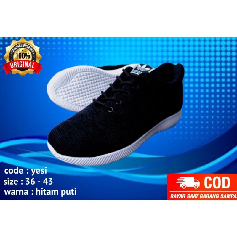 Jual sepatu snekres kasual sekolah olaraga kerja pria wanita hitam puti ...