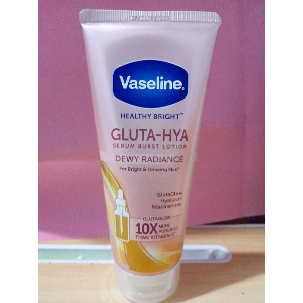 Jual NEW VASELINE HAND BODY SERUM LOTION GLUTA HYA DEWY RADIANCE - 200 ...