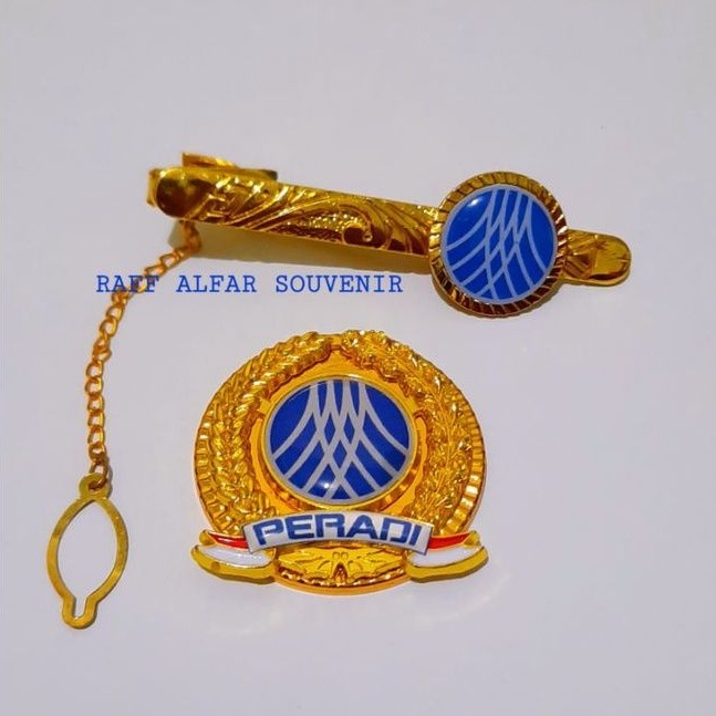 Jual PIN PERADI DAN JEPITAN DASI PERADI LOGO BARU / PIN PERADI LOGO ...