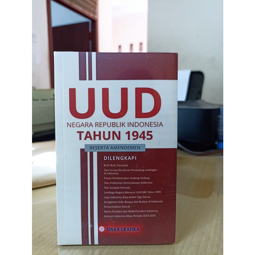 Jual UUD Negara RI Tahun 1945 beserta Amandemen | Shopee Indonesia
