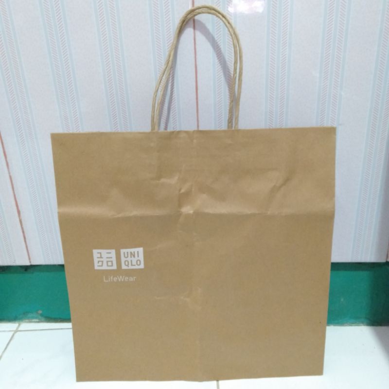 Jual Kantong Paper Bag Uniqlo Besar | Shopee Indonesia