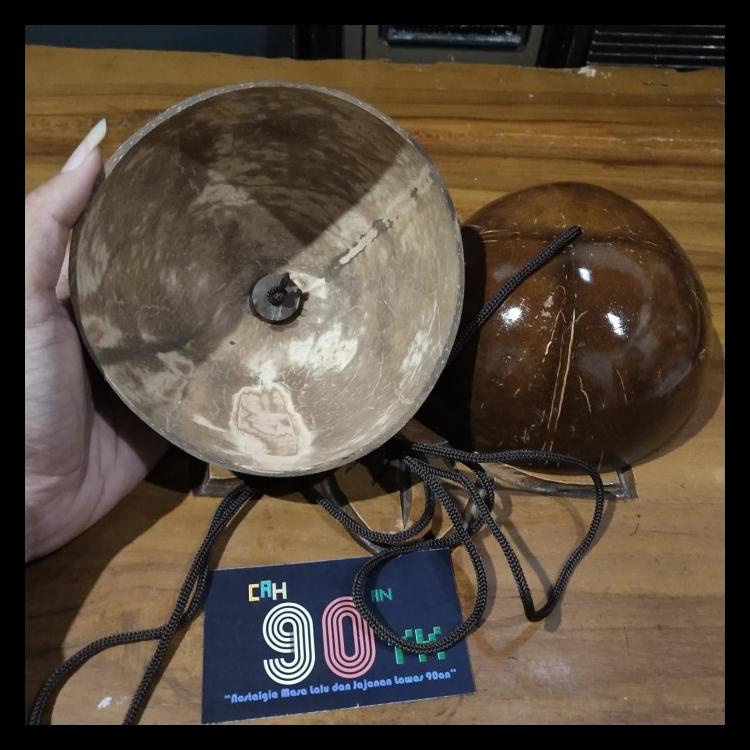 Jual EGRANG BATHOK KAMBIL. ENGGRANG BATOK KELAPA. MAINAN JADUL 90AN ...