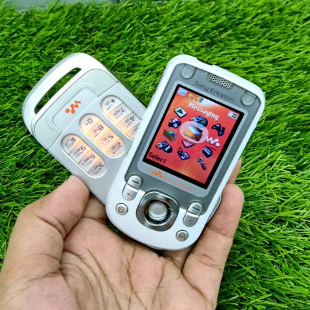 Jual Sony ericsson w550 hp putar unik langka keren | Shopee Indonesia