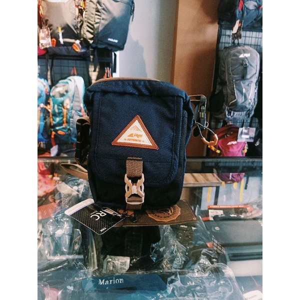 Jual Tas Selempang Pria WAKATOBI 3L AREI OUTDOORGEAR - TRAVEL POUCH REI ...