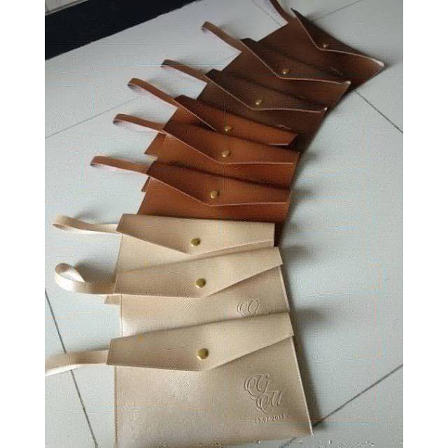 Jual Souvenir dompet kulit amplop dengan sablon dan kemas | Shopee ...