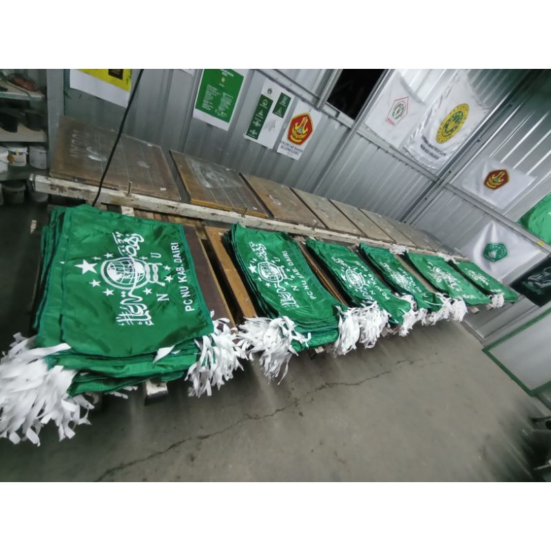 Jual isi 50pcs bendera muslimat NU mini ukuran 30cm x 50cm, bisa rikues ...