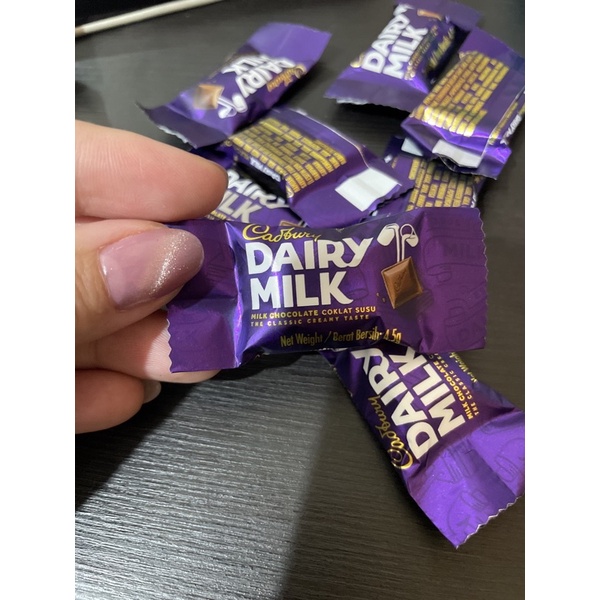 Jual ECERAN 1pc CADBURY Dairy Milk Chocolate Mini Candy Permen Cadbury ... Jual ECERAN 1pc CADBURY Dairy Milk Chocolate Mini Candy Permen Cadbury ...