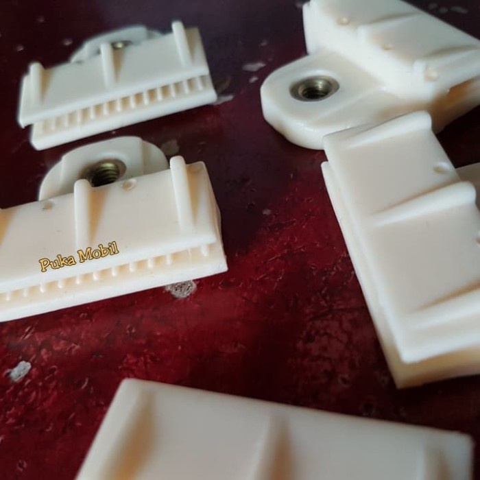 Jual Glass Holder Plastik PVC Penahan Kaca Mobil Universal | Shopee ...