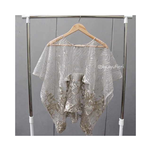 Jual Outer Cape Brokat Tile Mutiara warna Grey | Shopee Indonesia