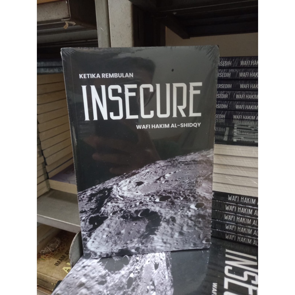 Jual Buku Ketika Rembulan Insecure - Republika Ori Terapibuku | Shopee ...