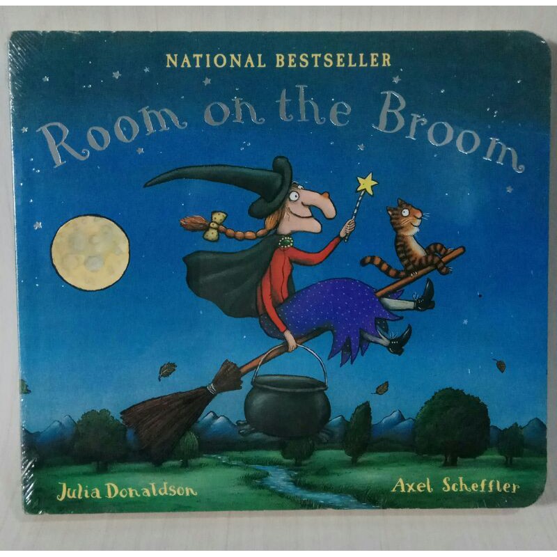 Jual ROOM ON THE BROOM - Julia Donaldson - Axel Scheffler - Board Book ...
