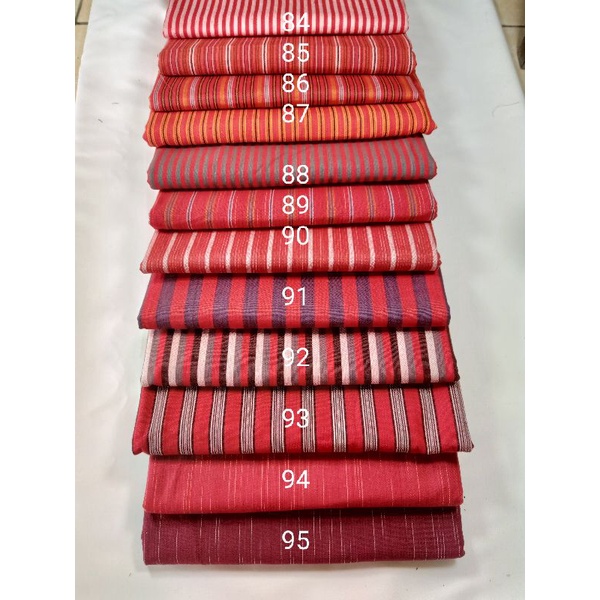 Jual Kain Tenun Lurik Warna Merah ATBM 1x2m | Shopee Indonesia