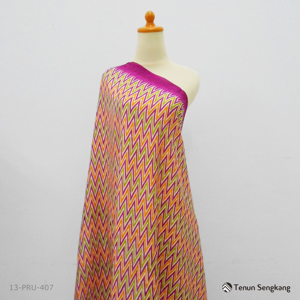 Jual Kain Tenun Dobby Batik Bugis Makassar Magenta - Tenun Sengkang PRU-407 (Harga per 0,5 Meter ...