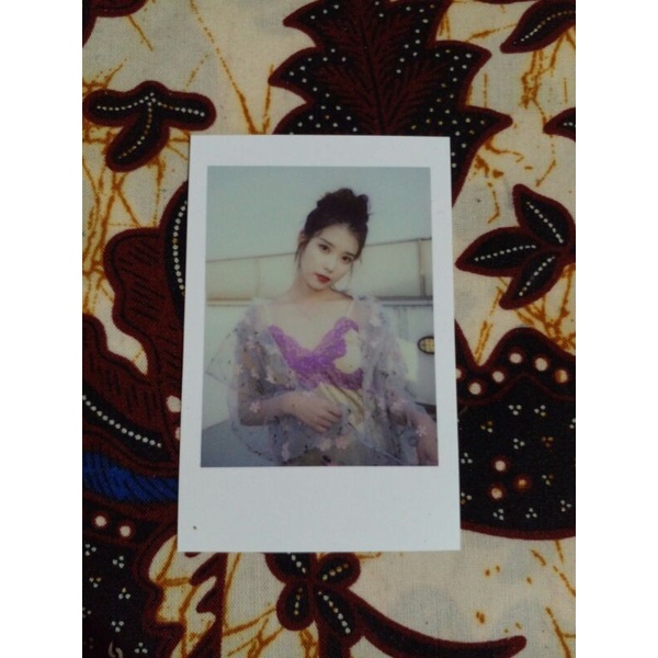 Jual [READY] Sharing IU OFFICIAL Polaroid Strawberry Moon Golden Hour set Pola Seasons Greetings ...