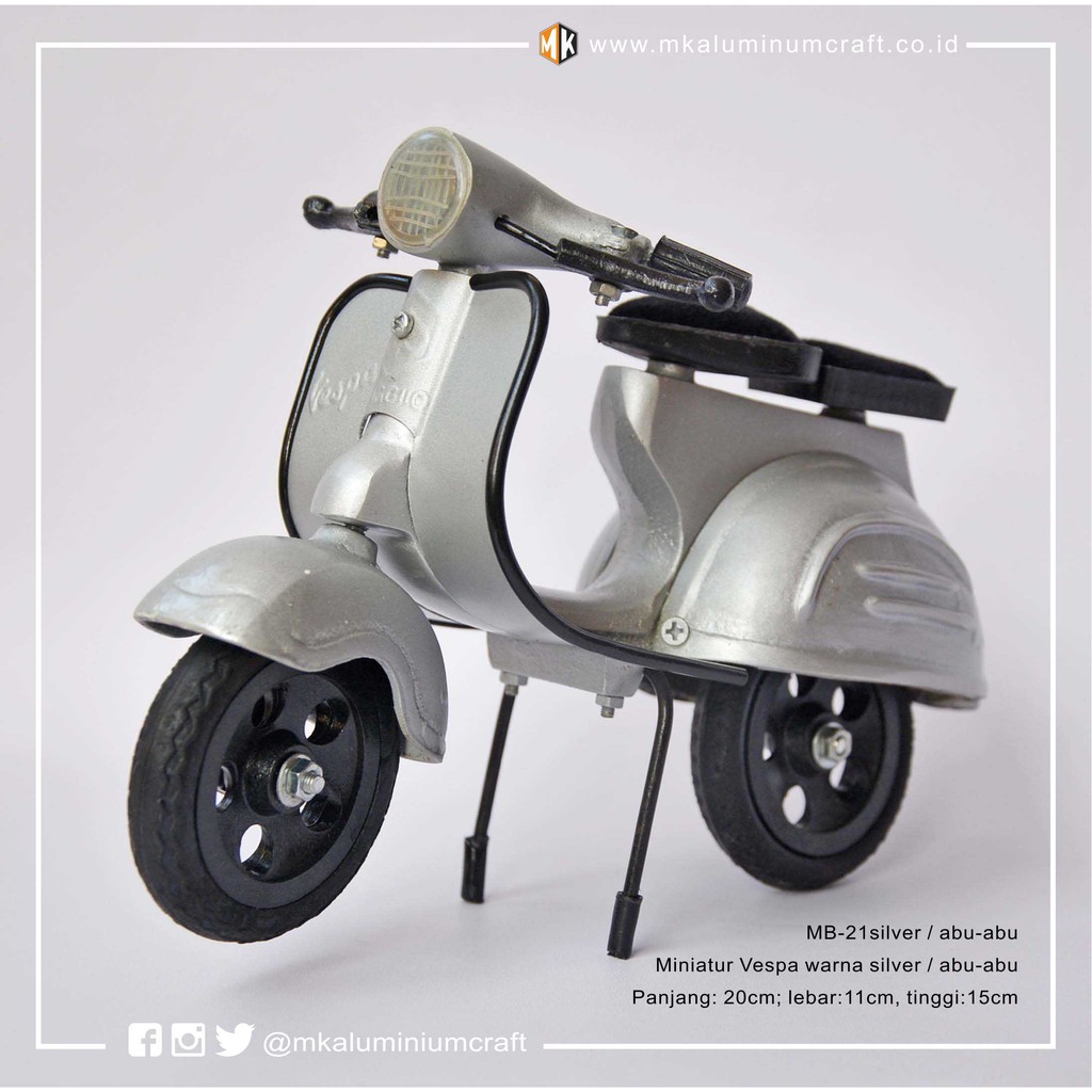 Jual Diecast Miniatur Sepeda Motor Vespa Kuno warna silver / abu-abu ...