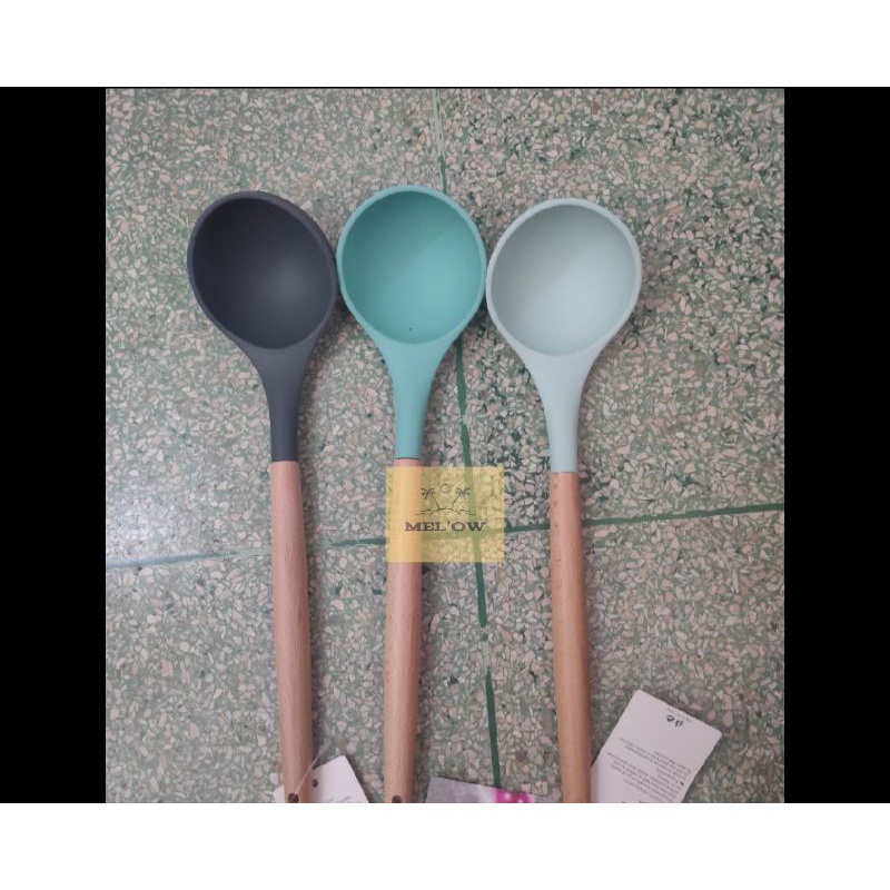 Jual centong irus silikon gagang kayu | Shopee Indonesia