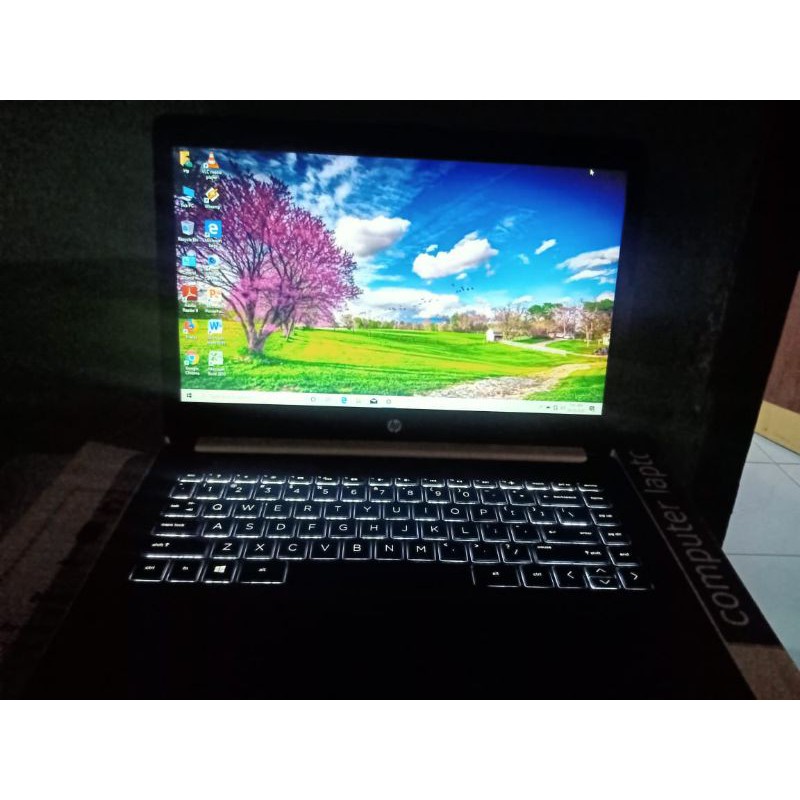 Jual Laptop Hp 14-cm0094AU AMD E2 9000e RADEON R2 ram 8 gb SSD 256 gb ...