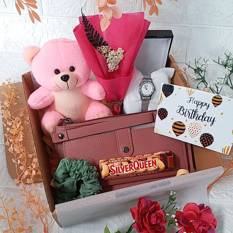 Jual Hampers Ultah Wanita Kado Ulang Tahun Hampers Wisuda Gift Box ...