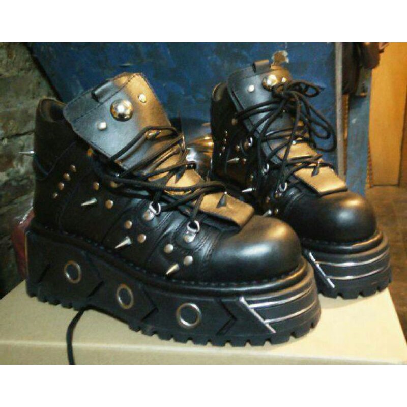 Jual sepatu boots rock black spike duri2 | Shopee Indonesia