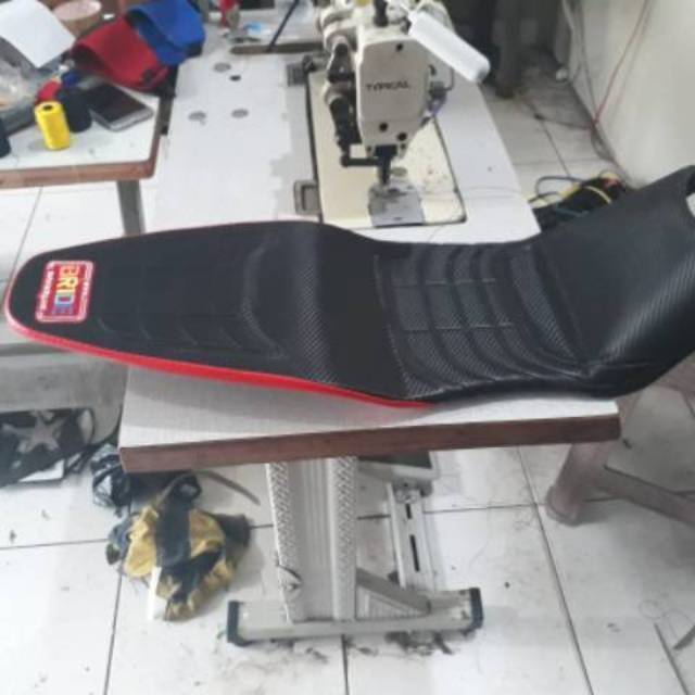 Jual Jok slim cb150r old lis merah | Shopee Indonesia